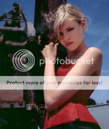 Laura Muraskaite | the Fashion Spot