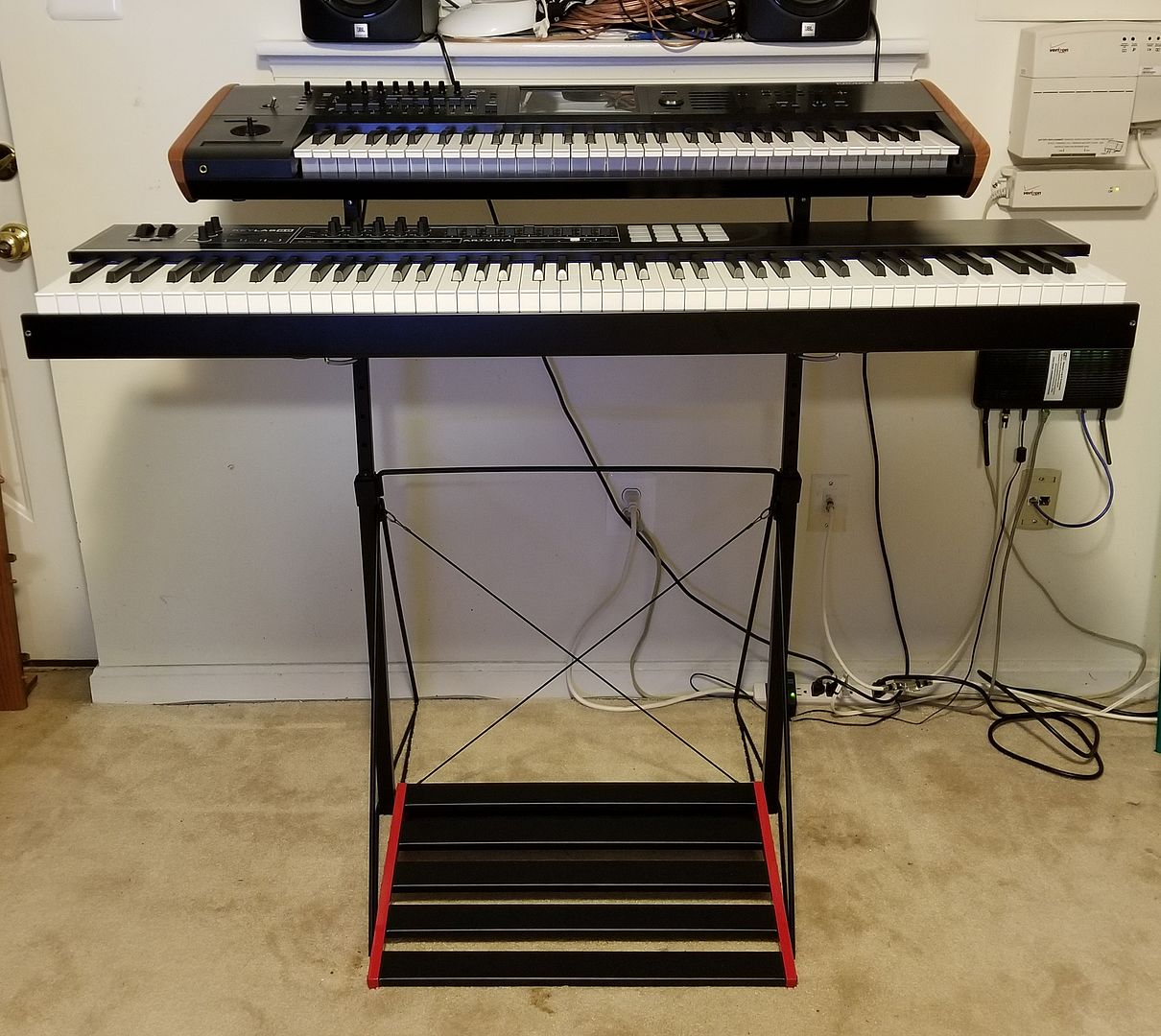 An Invisibler Rig Build - The Keyboard Corner - Music Player Network